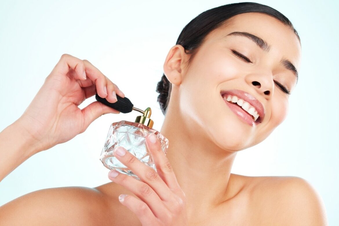How to Use Body Spray And Perfume Oil Together?